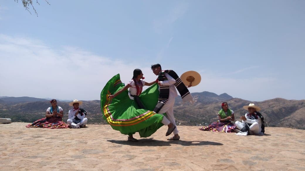 Asiste pareja del Jarabe Mixteco a Festival Nacional en Puebla | NVI ...