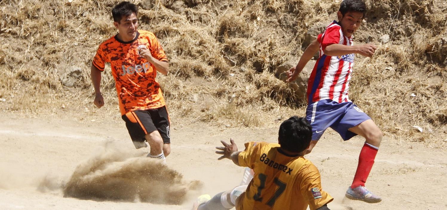 Torneo relámpago de futbol en San Pedro Atoyac | NVI Noticias