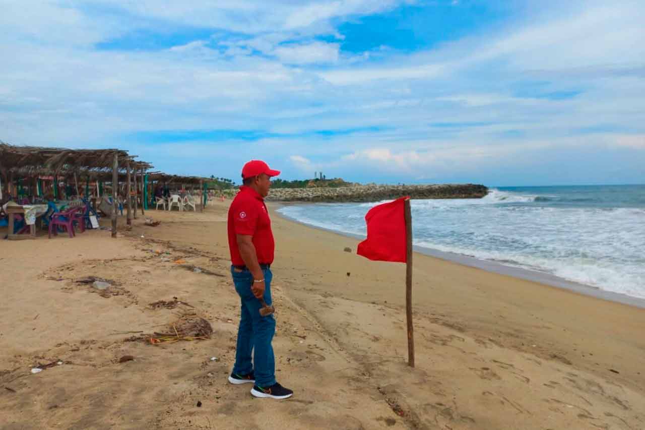 Monitorean playas de la costa de Oaxaca por mar de fondo | NVI Noticias