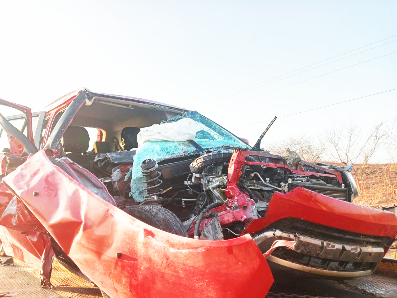 Conductor sobrevive a accidente que dejó su automóvil destrozado | NVI ...