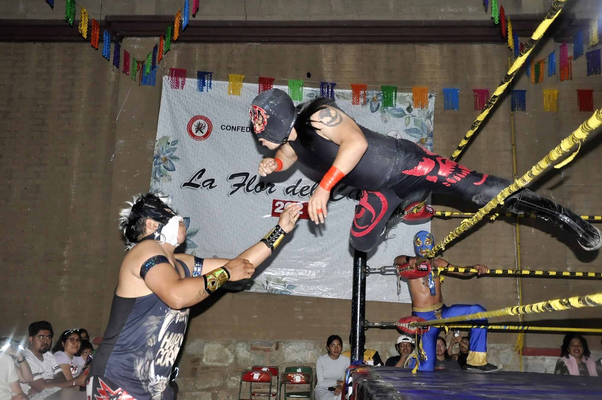 Se vive noche extrema de Lucha Libre en la Pepe Cisneros | NVI Noticias