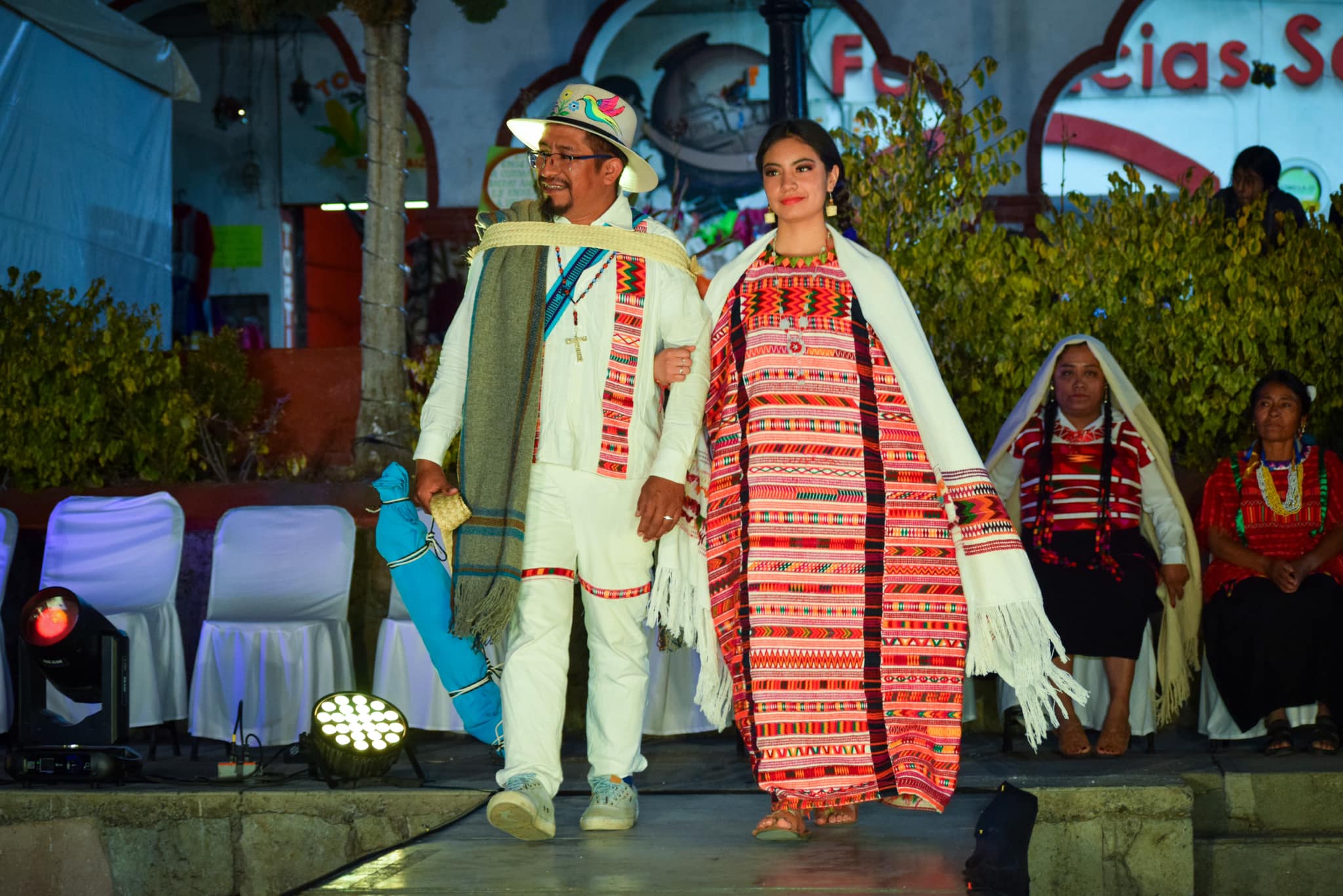 Textil Mixteco 2023:Artesanas piden que sus textiles no sean plagiados ...
