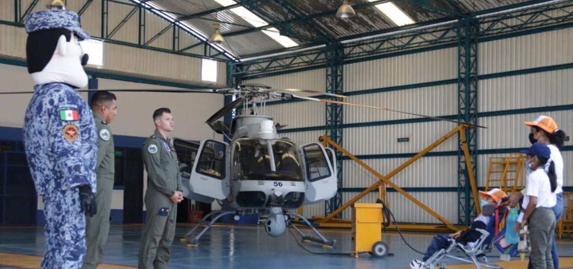 Niñas y niños del CRIT Oaxaca visitan la Base Aérea Militar | NVI Noticias
