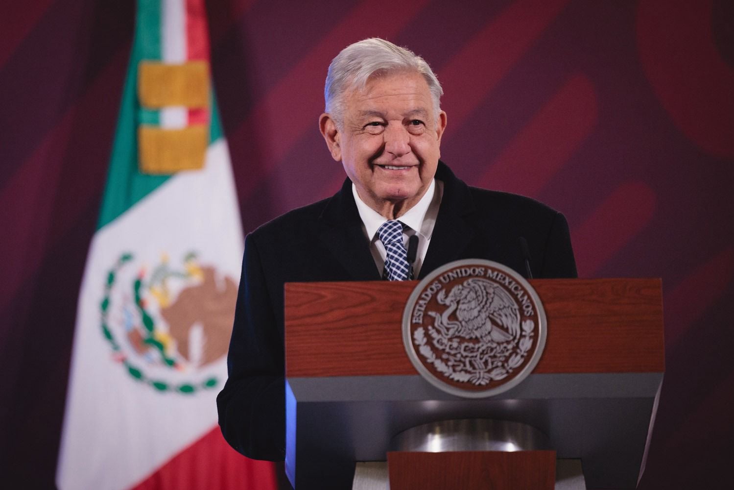 Andrés Manuel López Obrador es declarado "héroe nacional" | NVI Noticias