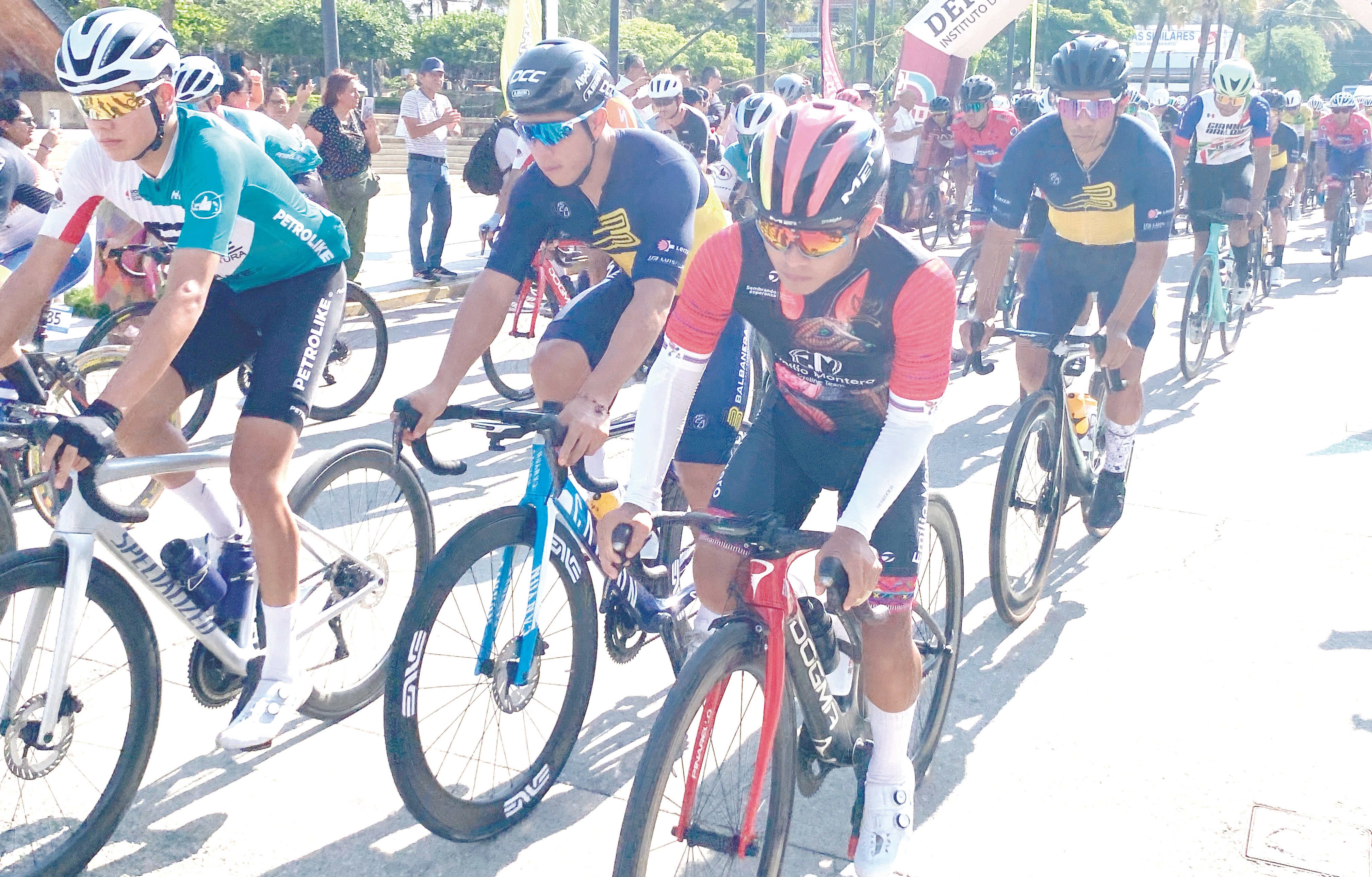 Triunfa Ángel Camacho en la tercera etapa de la Vuelta Clásica Ciclista ...