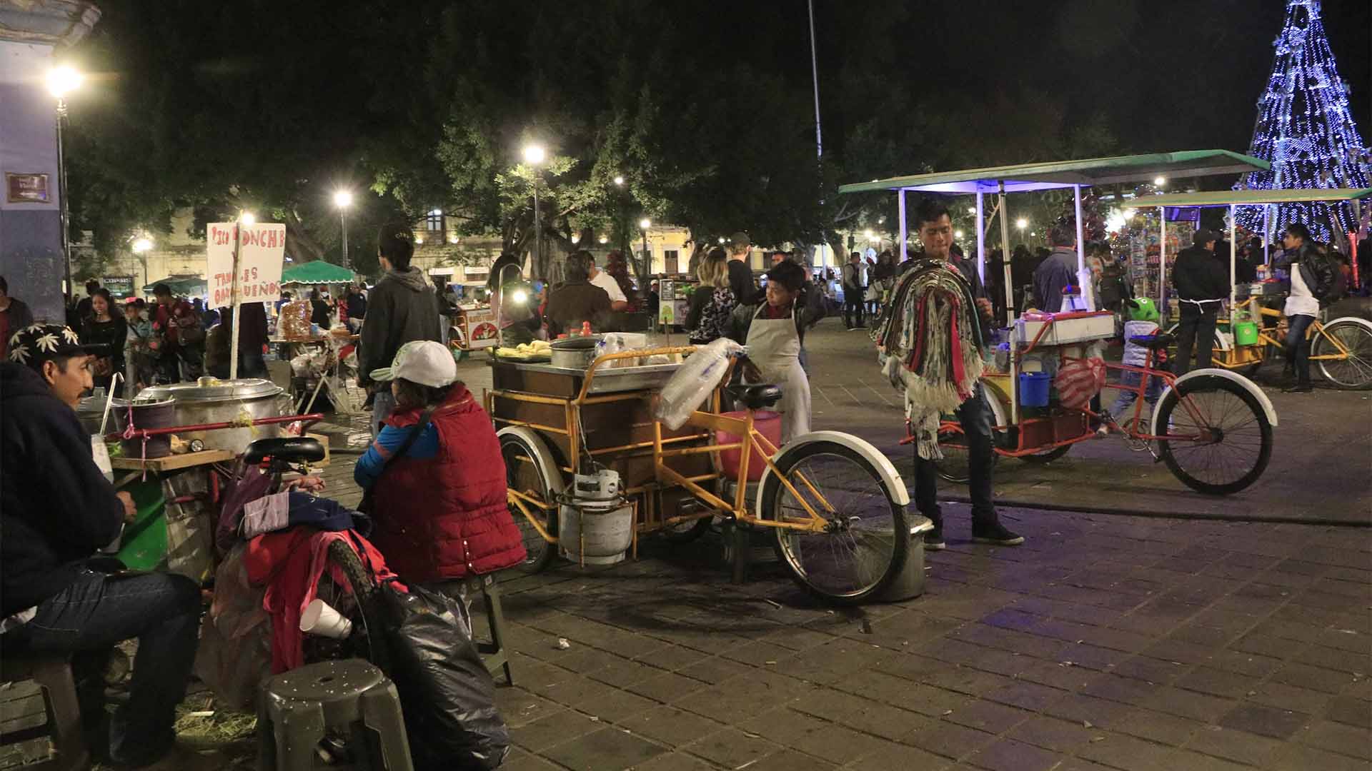 Andador turístico de Oaxaca, convertido en megatianguis | NVI Noticias