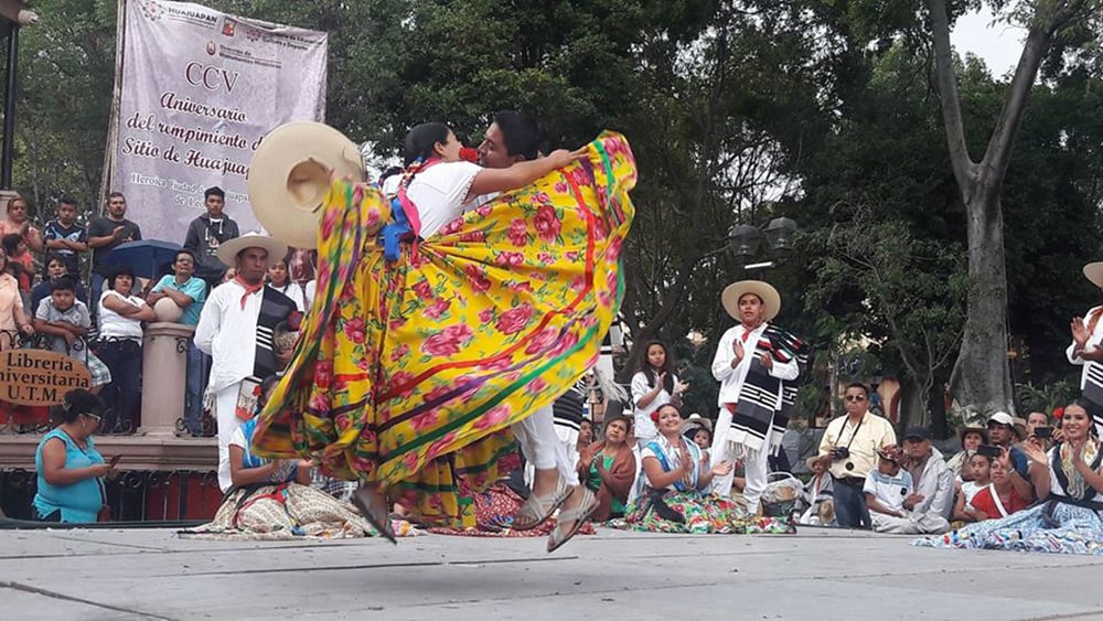 Buscan que 200 parejas bailen el Jarabe Mixteco | NVI Noticias